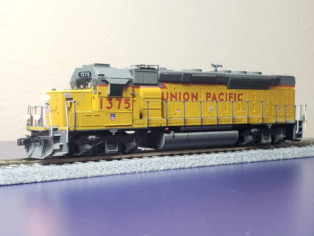 HO SCALE EMD GP40P-2, Union Pacific 1375, DCC + Sound, Athearn Genesis ...