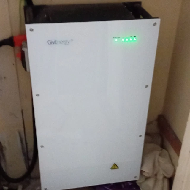 GIVENERGY 5KWH HYBRID Solar Inverter and 9. 5 kwh battery. £975.70 ...