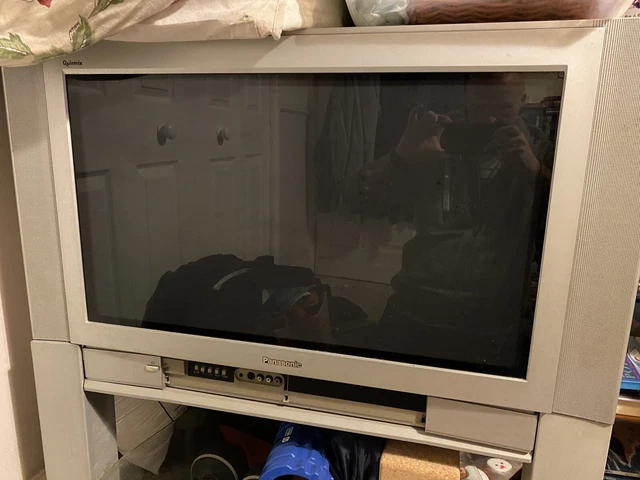 PANASONIC QUINTRIX 28” CRT TV and Stand. Retro Gaming. £50.00 - PicClick UK