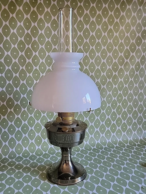 BEAUTIFUL VINTAGE ALADDIN 23 Oil Paraffin Lamp With Shade And Chimney £ ...