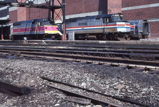 ORIGINAL TRAIN SLIDE MBTA F-40 #1003 Amtrak F-40 #349 08/1981 So ...