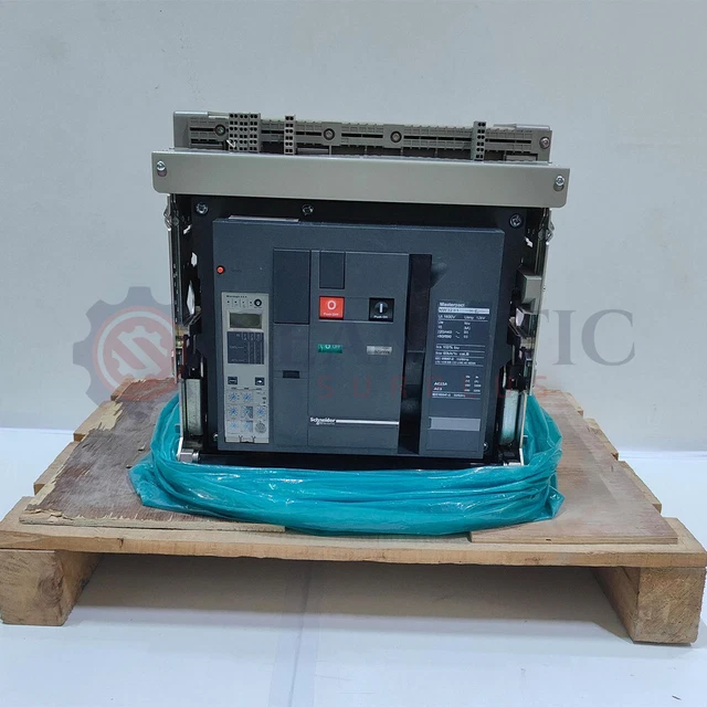 NEW SCHNEIDER ELECTRIC NW32H1 Air Circuit Breaker 3200A 3P, Drawout ...
