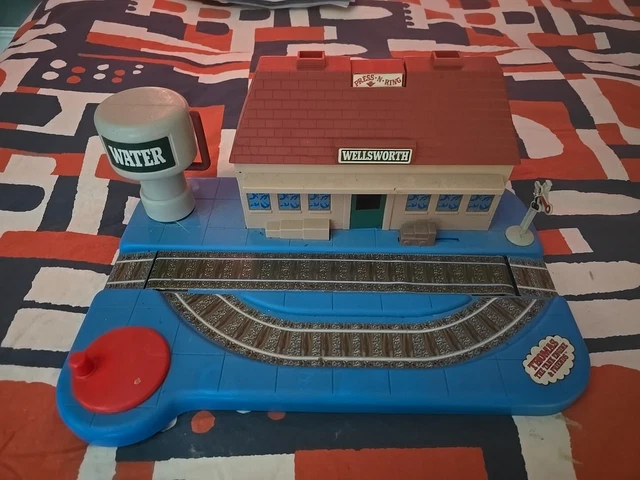 THOMAS THE TANK engine 1993 Nylint Wellsworth Station £20.00 - PicClick UK