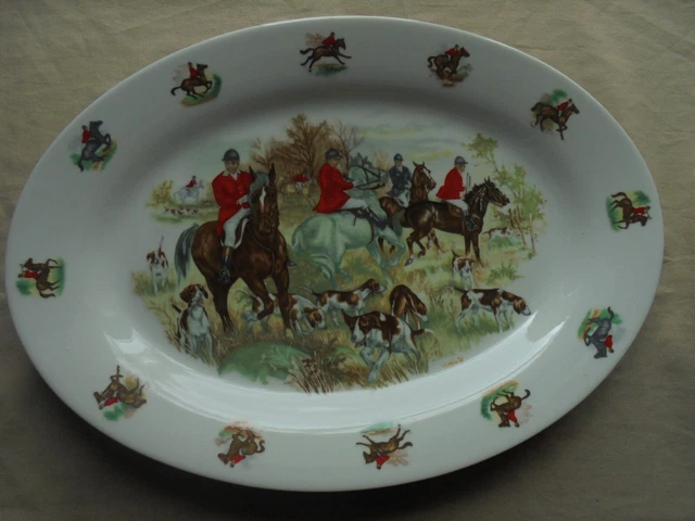 ANCIEN - GRAND plat de service ovale POLCA B 717 Scène de chasse à cour ... ANCIEN - GRAND plat de service ovale POLCA B 717 Scène de chasse à cour ...