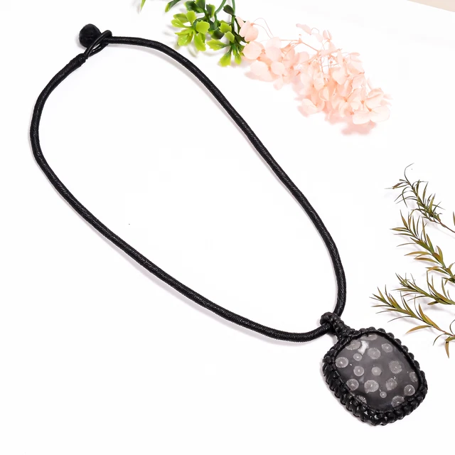 CIONDOLO FILO MACRAMÈ radiante pietra preziosa corallo fossile nero naturale ... EUR 20,40 ...