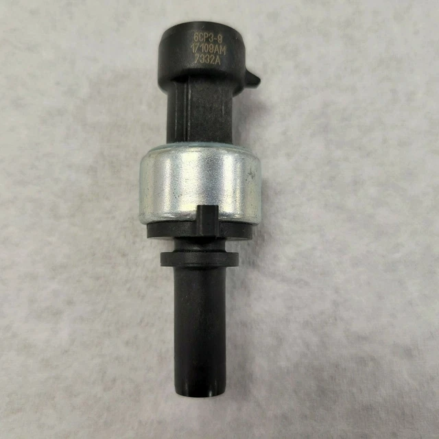 NEW PRESSURE SENSOR Navistar Paccar Kenworth Peterbilt Bendix OEM £18. ...