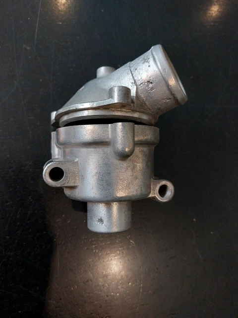 MERCEDES W124 W123 W201 Thermostatgehäuse M102 Motor 1022030373 ...