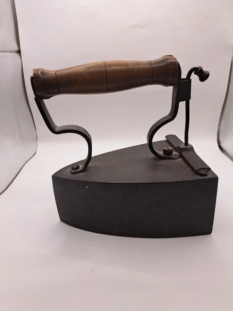 VICTORIAN BOX IRON Wooden Handle Slug Iron Flat Iron Good Condition ...