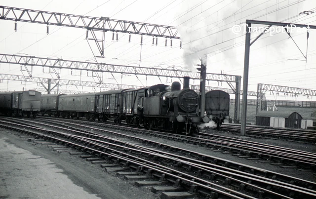 BRITISH RAILWAYS STEAM Loco 47484 - 35mm Photographic Slide c/w ...