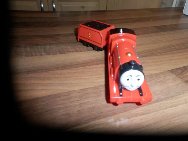 TRACKMASTER REVOLUTION TRAIN James with Tender Thomas the Tank Engine £ ...