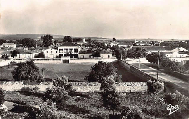 ALGÉRIE - MONTAGNAC Remchi - Entrée du village par la route de Béni Saf ...