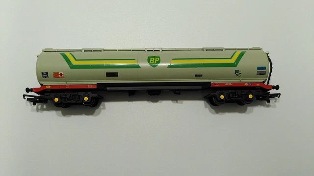 HORNBY (CHINA) TEA Bogie Tanker Wagon 'BP' '00' Gauge unboxed - VGC £17 ...