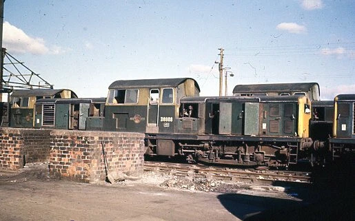 ORIGINAL COLOUR SLIDE of D8608 BR class 17 Clayton diesel loco £4.99 ...