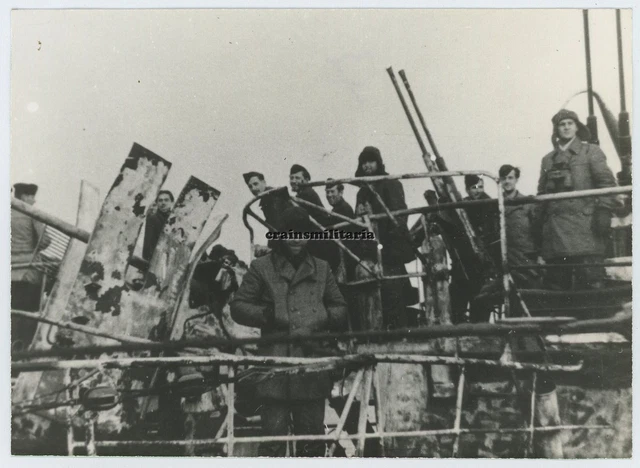 REPRO FOTO U-BOOT mit Zwilling Flak Geschütz im Eismeer (U-377?) EUR 9,99 - PicClick DE