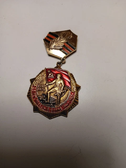 SOVIET UNION RUSSIAN 25 Years Victory in WW2 Medal (Gold Version) EUR 6 ...