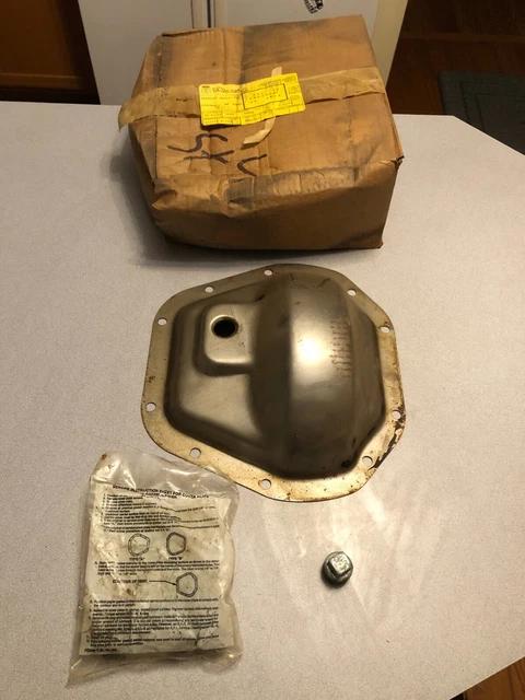 NOS GENUINE FORD D7TZ-4033-C Dana 60 Rear End Cover w/ Bolts & Plug E ...