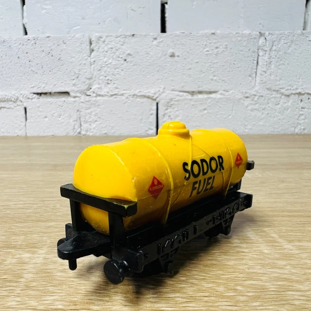SODOR FUEL TANKER Cars x2 Thomas & Friends ERTL Diecast Push Along ...