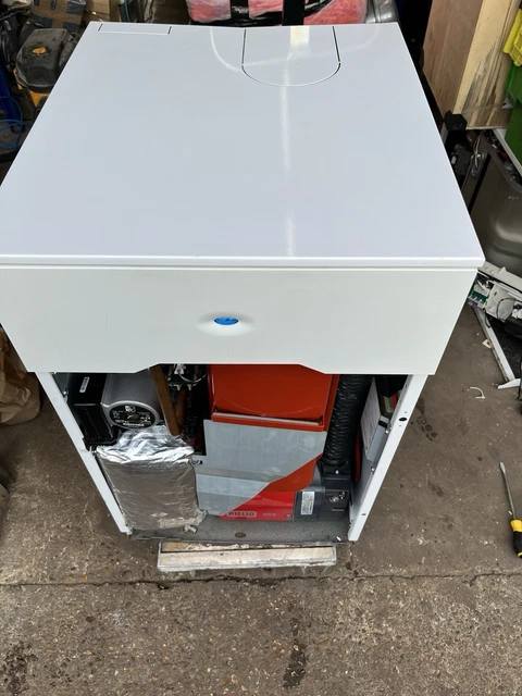 WORCESTER GREENSTAR HEATSLAVE II 25/32 ErP+ Internal Oil Boiler 32kw £ ...