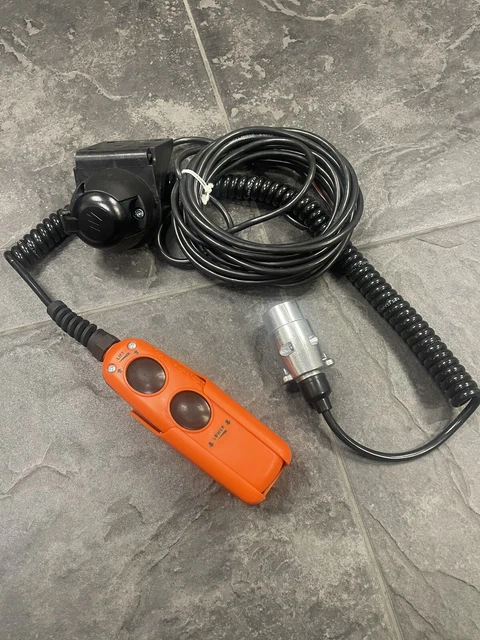 DHOLLANDIA MANUAL TAIL Lift 2 Button Control with Wanderlead & Socket ...
