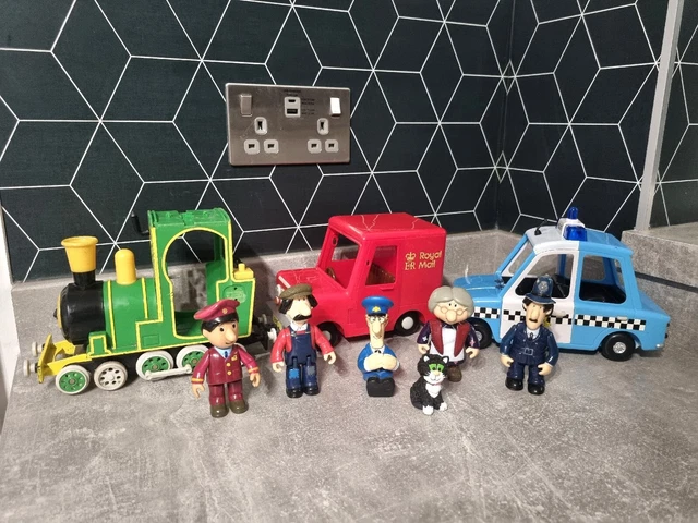 POSTMAN PAT TOYS Vehicles Large Friction Police Car, Post Van & Train ...