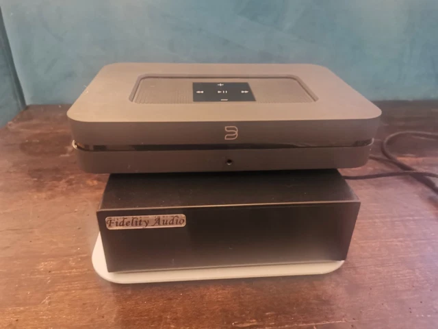 BLUESOUND NODE 2I + Fidelity Audio Reference PSU + Black Ravioli stand ...