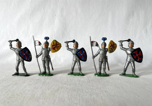 5 VINTAGE 1960S CHARBENS Plastic Toy Soldiers Medieval Knights Shields ...