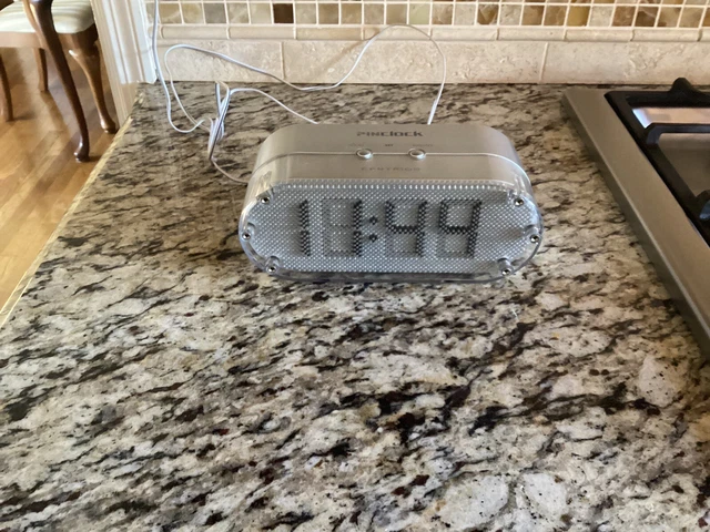 RARE VINTAGE CENTRIOS PINCLOCK - PIN CLOCK Mechanical Displays Time ...