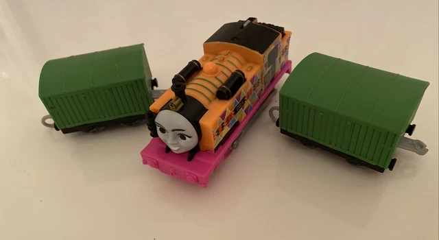 THOMAS THE TANK Engine and Friends Trackmaster Hyperglow Nia and 2 ...