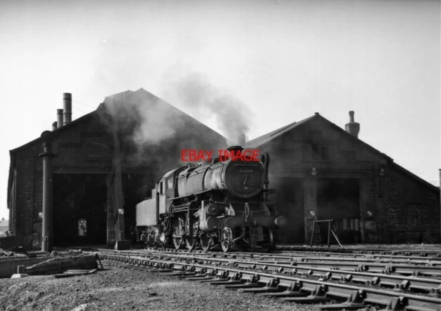 PHOTO NORMANTON Loco Shed Lms Loco No 43099 15Th Aug 1966 EUR 5,60 ...