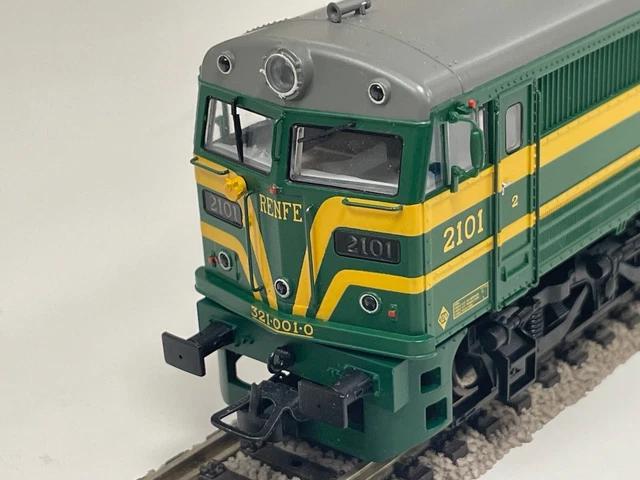 ELECTROTREN 3100S -H0- Renfe serie 321 (2101) verde/amarillo. Digital ...