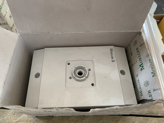MOELLER) MAIN SWITCH I(G)/SVB T3-4-15682/I2/SVB £41.87 - PicClick UK