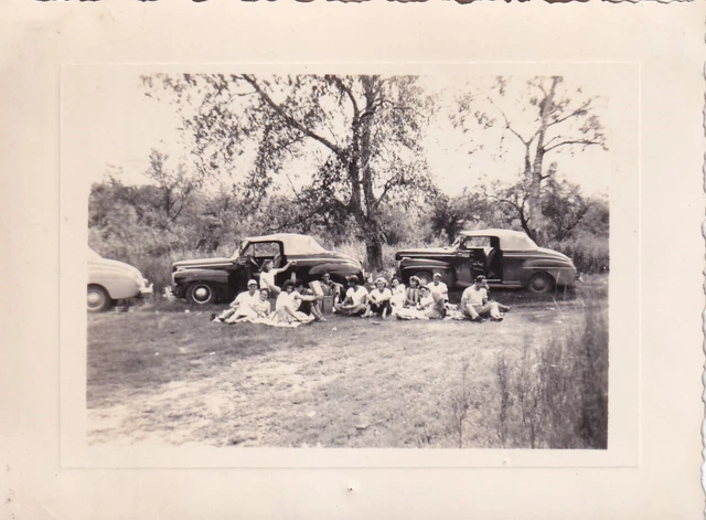 ORIGINAL WWII SNAPSHOT Photo USMC MARINE PILOTS NURSES PICNIC Corpus ...