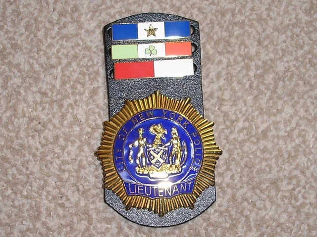 NYPD NEW YORK Police Lieutenant Shield Theatre/Movie Prop Badge ...