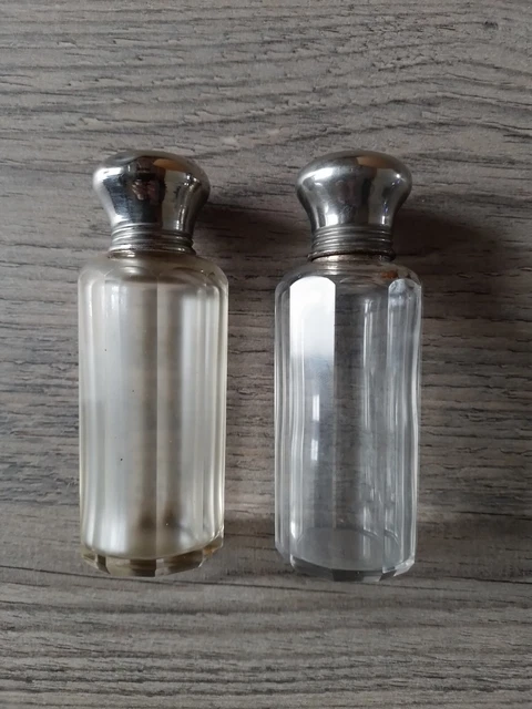 ANCIEN FLACON DE parfum en verre à facettes. Bouchon flacon en verre ...