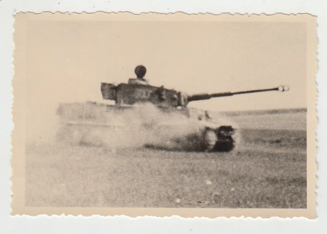 DEUTSCHER KAMPFPANZER - Panzerkampfwagen VI Tiger im Angriff - Foto 2 ...