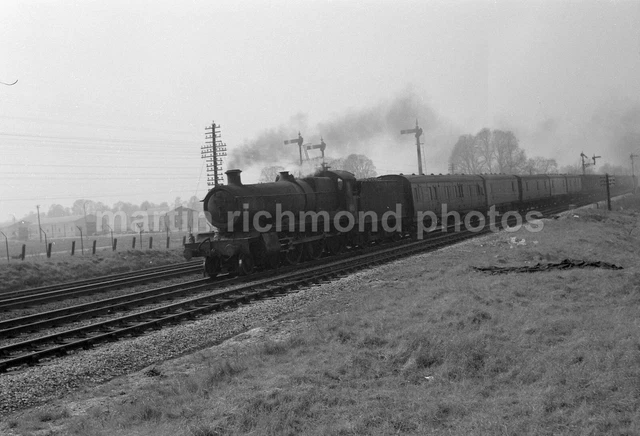WANTAGE ROAD 4-6-0 on Parcels Train 3.4.65 Railway Negative RN113 £4.99 ...