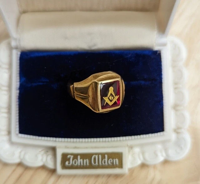 MASONIC ANTIQUE HEAVY 10Ct Gold / Ruby Square & Compass Ring Size R. 4. ...