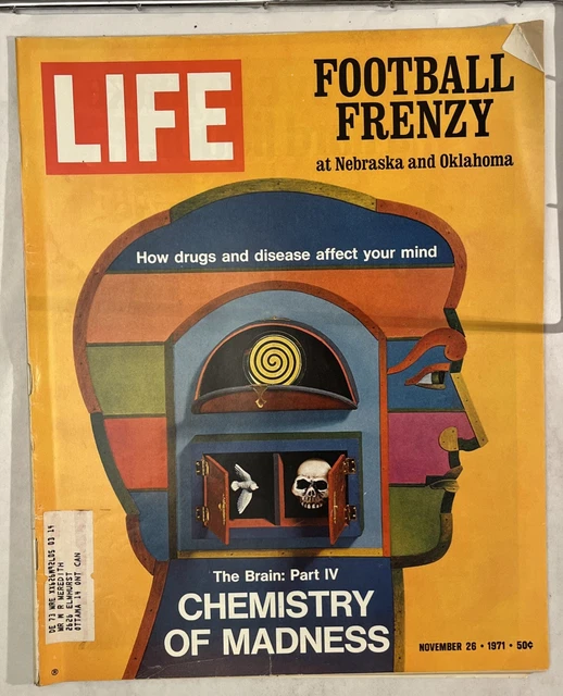LIFE MAGAZINE NOV. 26 1971 Nebraska & Oklahoma Football VIETNAM Drugs ...
