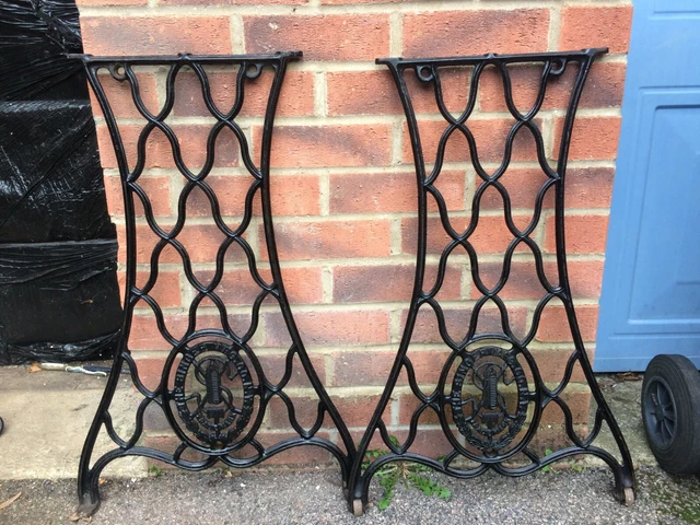 ANTIQUE SINGER TREADLE sewing machine frame x 2 stand pieces £150.00 ...