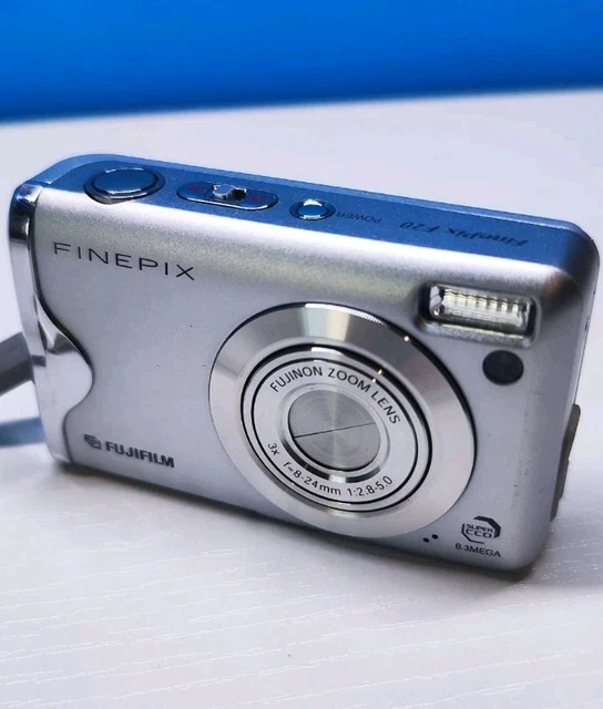 FUJIFILM FINEPIX F20 6.3MP Digital Compact Camera, Silver. Battery Inc ...