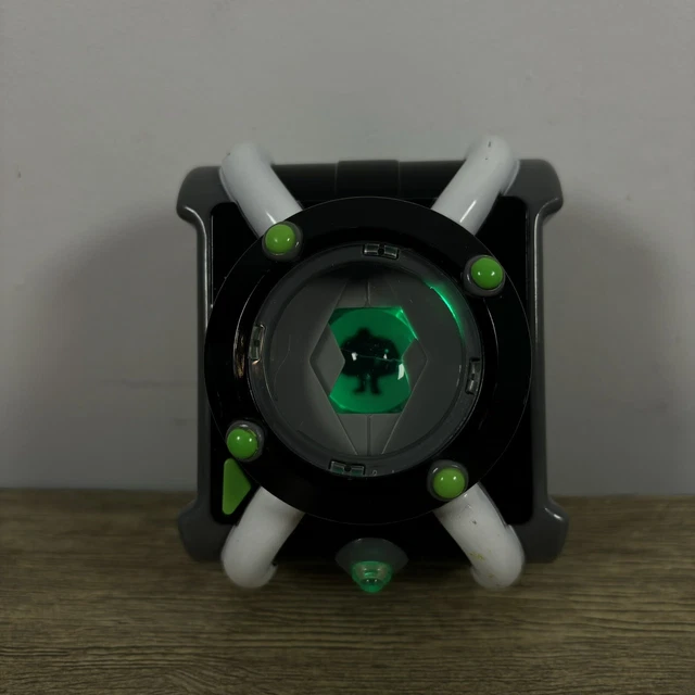 BEN 10 ULTIMATE Omnitrix Deluxe Watch FX Lights & Sounds Toy BANDAI ...