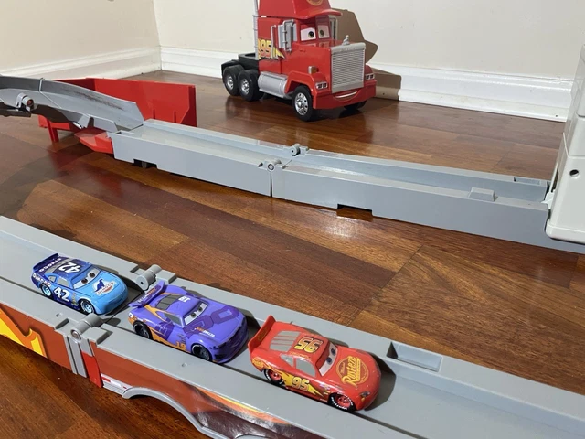 DISNEY PIXAR CARS Super Track Mack 2-in-1 Hauler Mega Racetrack ...