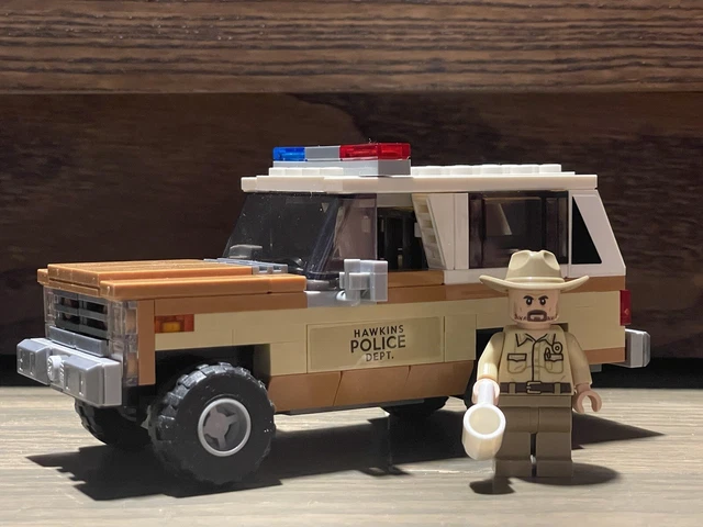 LEGO STRANGER THINGS Cop Car with Hopper from set 75810 100% COMPLETE £ ...