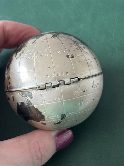 PYGMALION GLOBE COMPACT Loose Powder 1950s Vintage In Great Condition ...