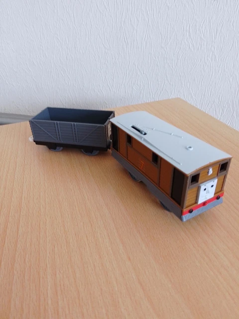 THOMAS AND FRIENDS Tomy Trackmaster motorized battery operated Toby ...