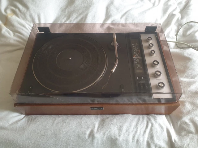 YAMAHA MC-40 STEREO Music Centre record player, tuner, radio Spares £75 ...