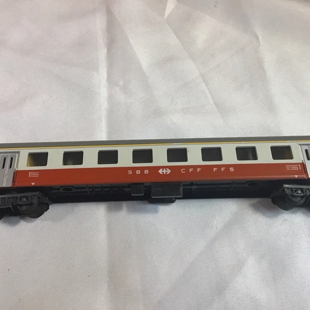 LIMA HO SCALE Passenger Coach 1st Class Orange and Cream VGC £16.00 ...
