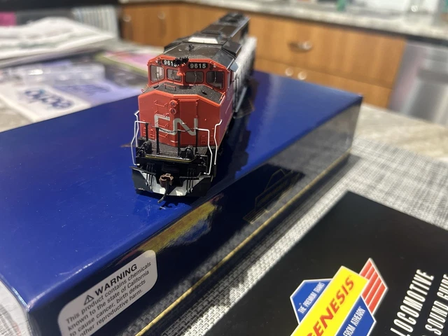 ATHEARN GENESIS HO EMD GP40-2L Canadian National Locomotive #9615 DC ...