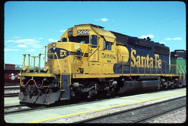 ORIGINAL RAIL SLIDE - ATSF Santa Fe Railway 5099 Needles CA 5-26-1998 £ ...