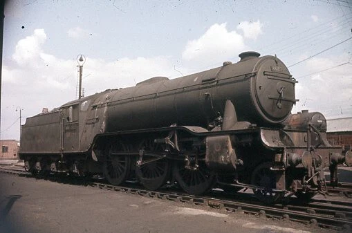 ORIGINAL COLOUR SLIDE of 60899 ER V2 class steam loco £4.99 - PicClick UK